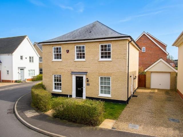 4 bedroom detached house for sale