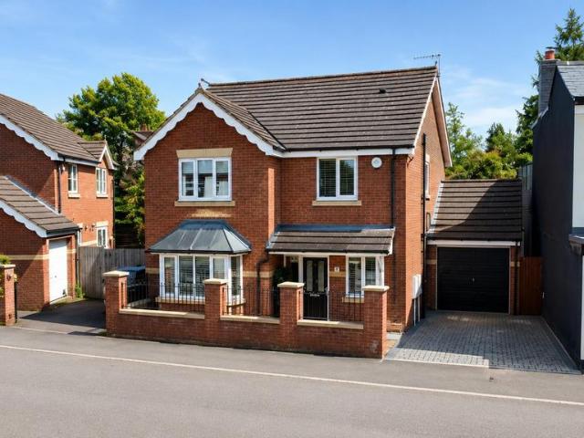 4 bedroom detached house for sale