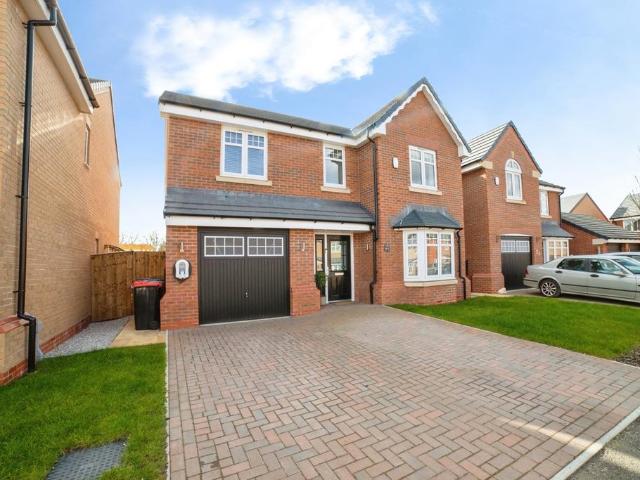 4 bedroom detached house for sale