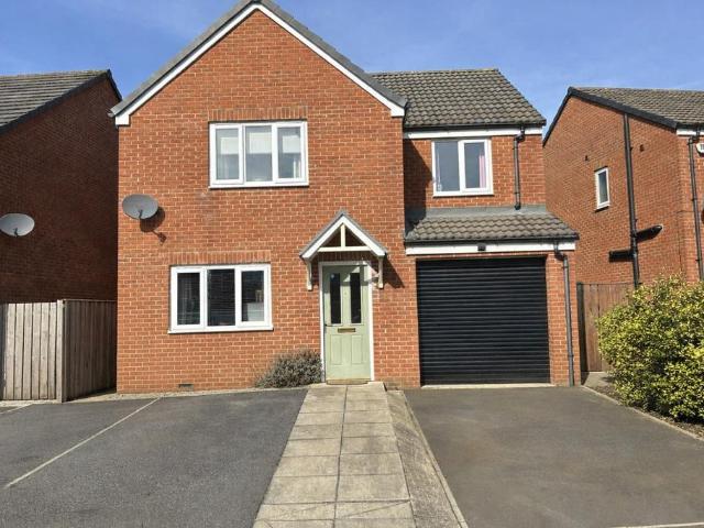 4 bedroom detached house for sale