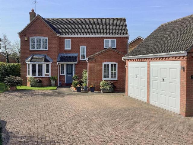 4 bedroom detached house for sale