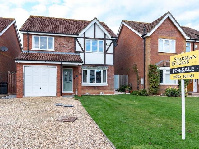 4 bedroom detached house for sale