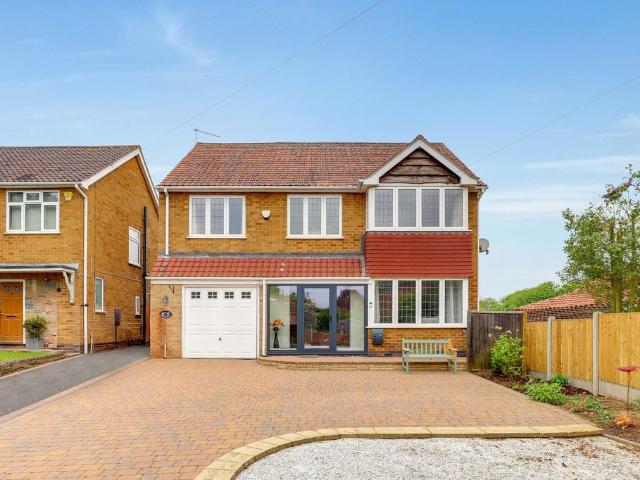 4 bedroom detached house for sale