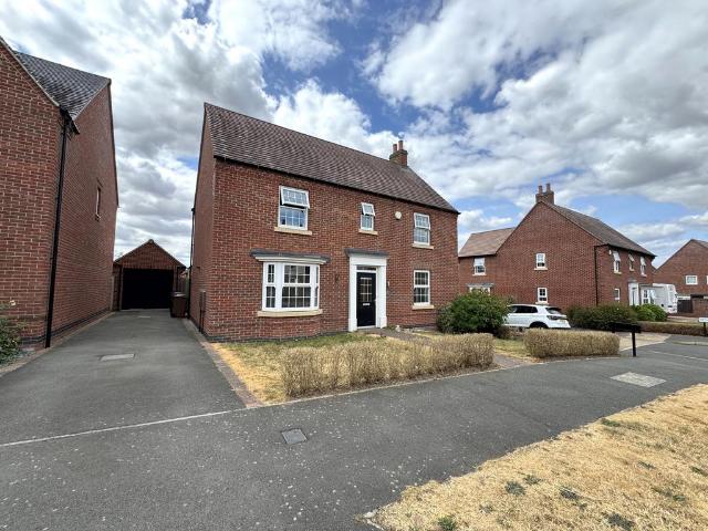 4 bedroom detached house for sale