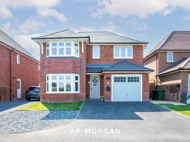 4 bedroom detached house for sale