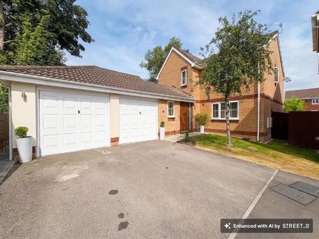 4 bedroom detached house for sale