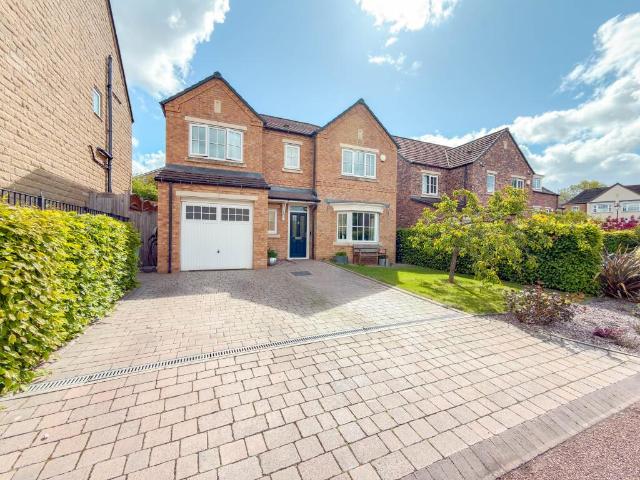 4 bedroom detached house for sale