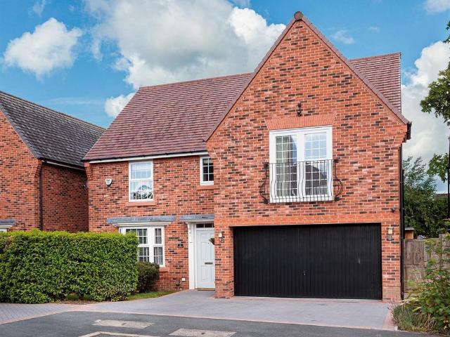 4 bedroom detached house for sale