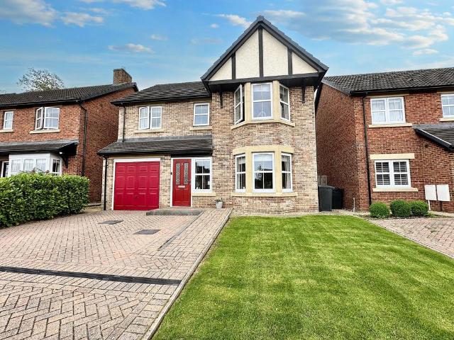 4 bedroom detached house for sale