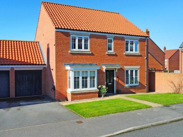 4 bedroom detached house for sale