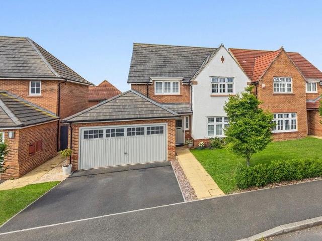 4 bedroom detached house for sale
