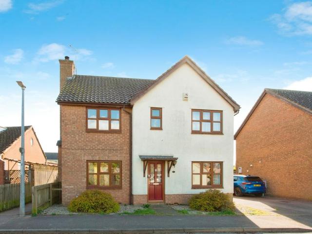 4 bedroom detached house for sale