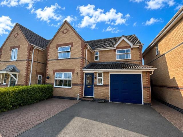 4 bedroom detached house for sale