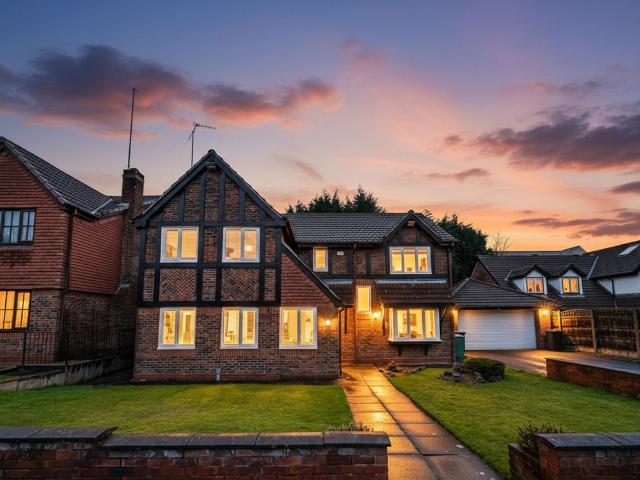 4 bedroom detached house for sale