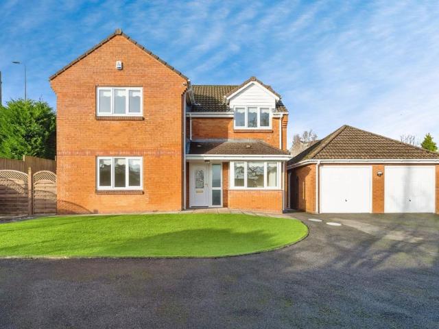 4 bedroom detached house for sale