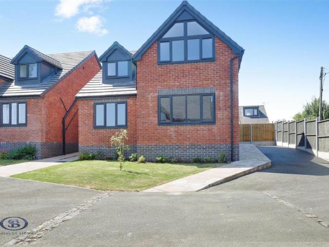 4 bedroom detached house for sale