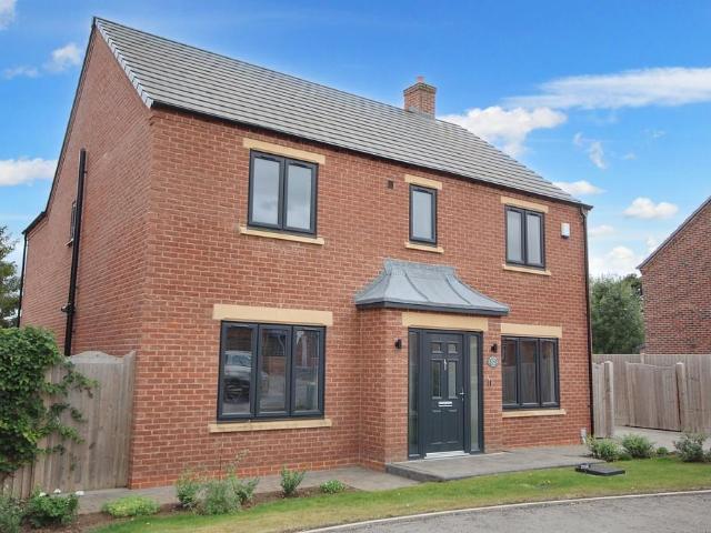 4 bedroom detached house for sale
