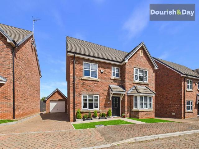 4 bedroom detached house for sale