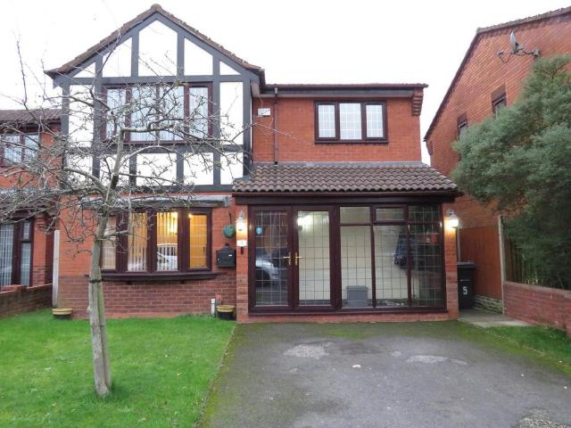 4 bedroom detached house for sale