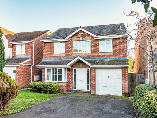 4 bedroom detached house for sale