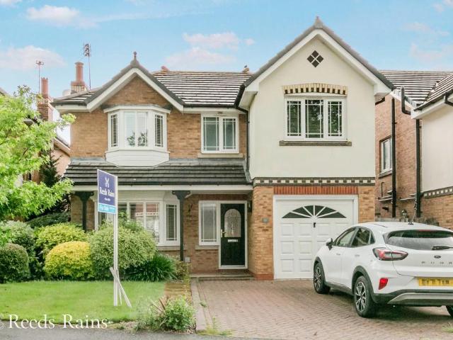 4 bedroom detached house for sale
