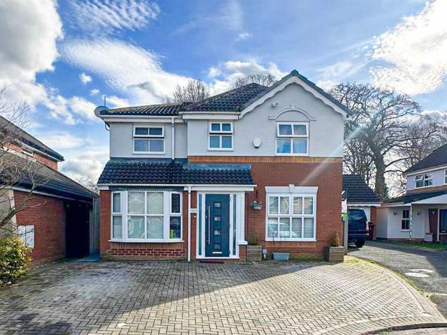 4 bedroom detached house for sale