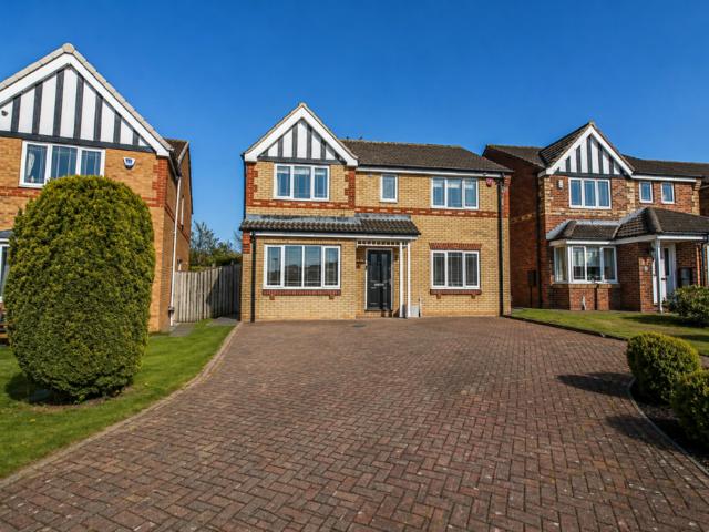 4 bedroom detached house for sale