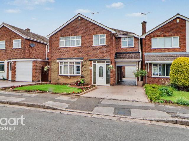 4 bedroom detached house for sale