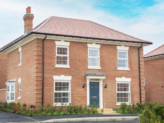 4 bedroom detached house for sale