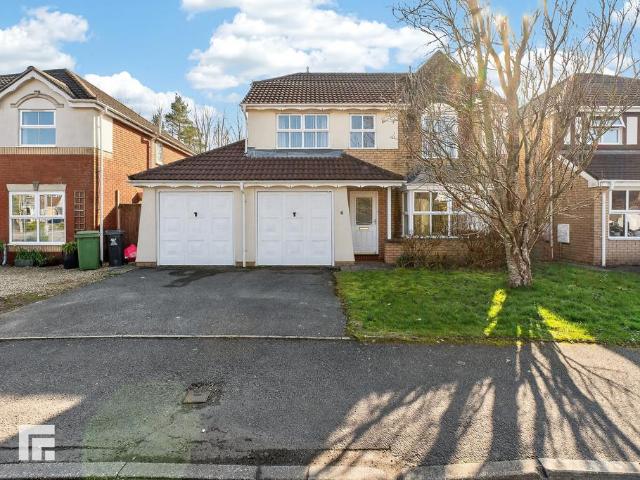 4 bedroom detached house for sale