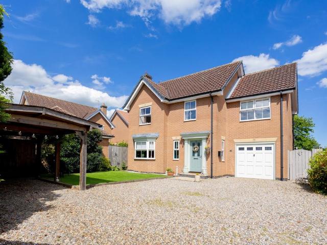 4 bedroom detached house for sale