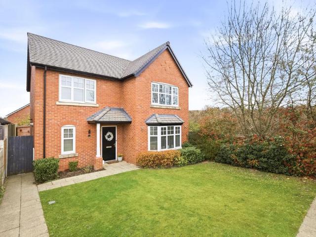 4 bedroom detached house for sale