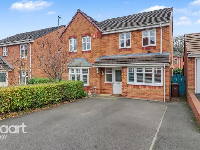 4 bedroom detached house for sale
