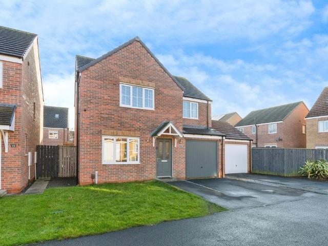 4 bedroom detached house for sale