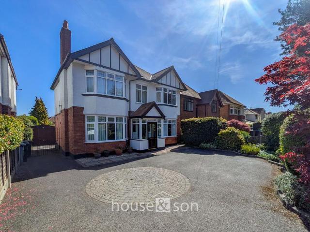 4 bedroom detached house for sale