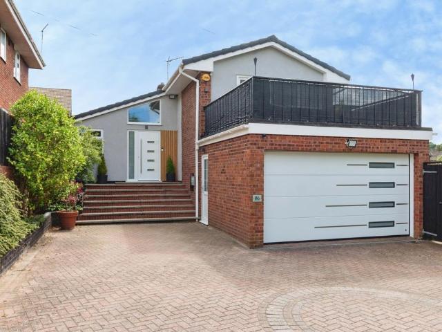 4 bedroom detached house for sale