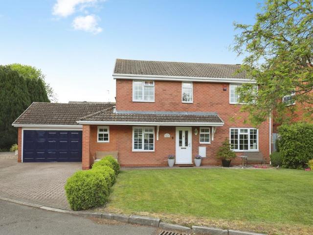 4 bedroom detached house for sale
