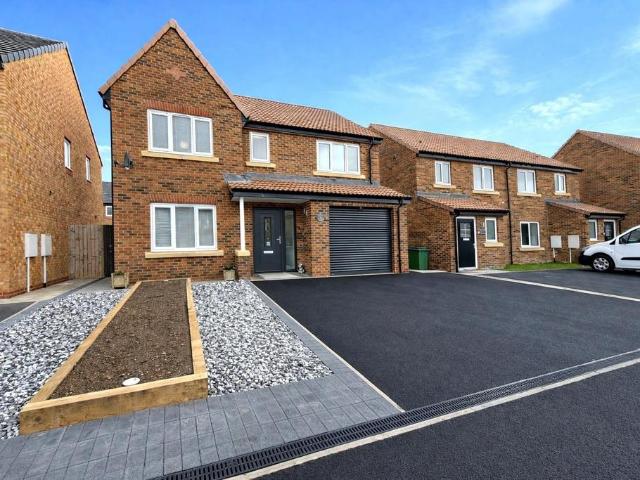 4 bedroom detached house for sale