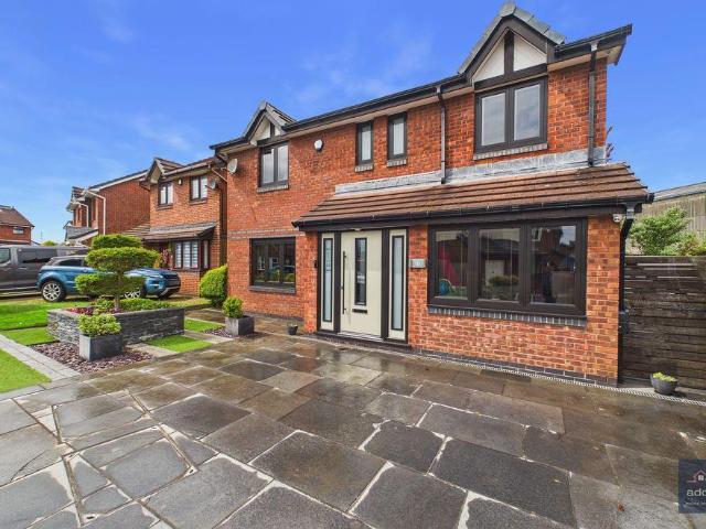 4 bedroom detached house for sale