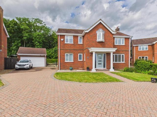 4 bedroom detached house for sale
