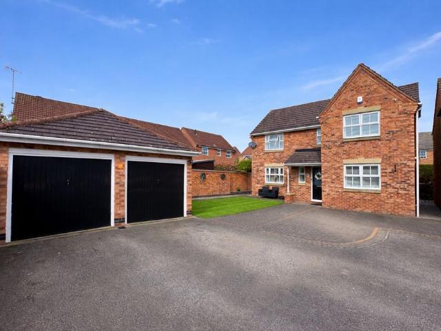 4 bedroom detached house for sale