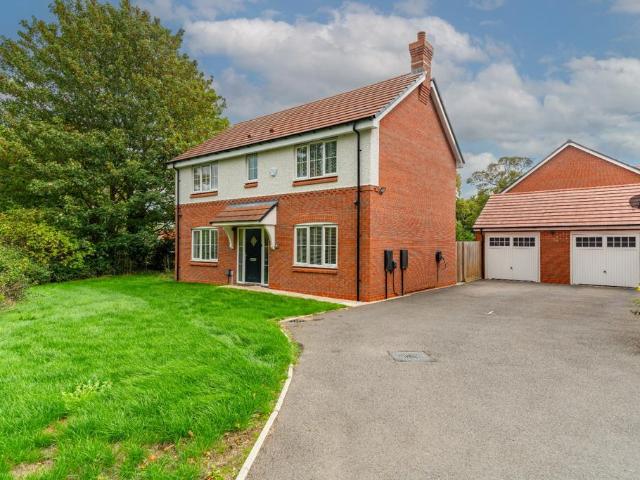 4 bedroom detached house for sale