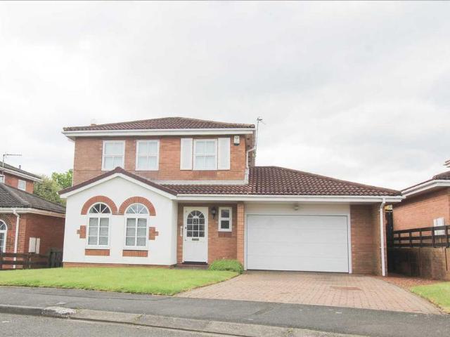 4 bedroom detached house for sale