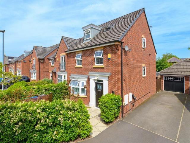 4 bedroom detached house for sale