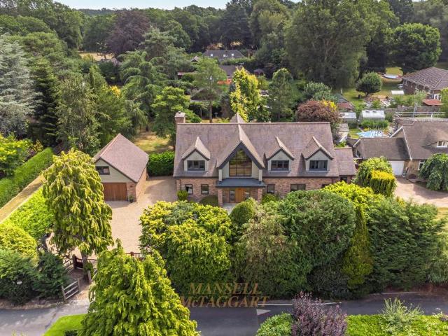 4 bedroom detached house for sale