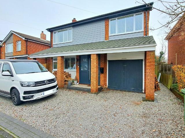 4 bedroom detached house for sale