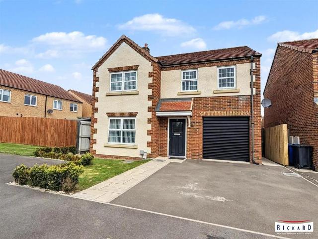 4 bedroom detached house for sale