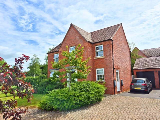 4 bedroom detached house for sale