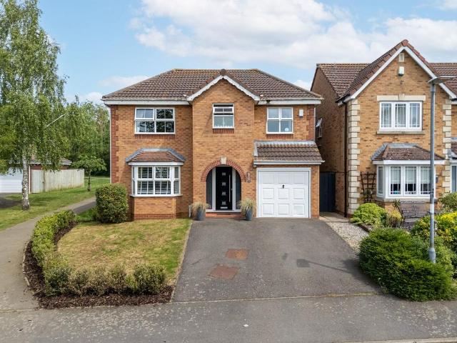 4 bedroom detached house for sale
