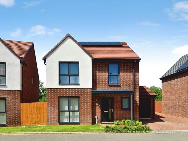 4 bedroom detached house for sale